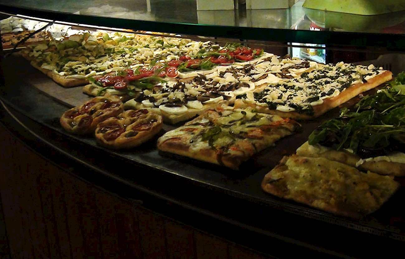 Pizza al Taglio In La Renella Panificio | TasteAtlas | Recommended ...