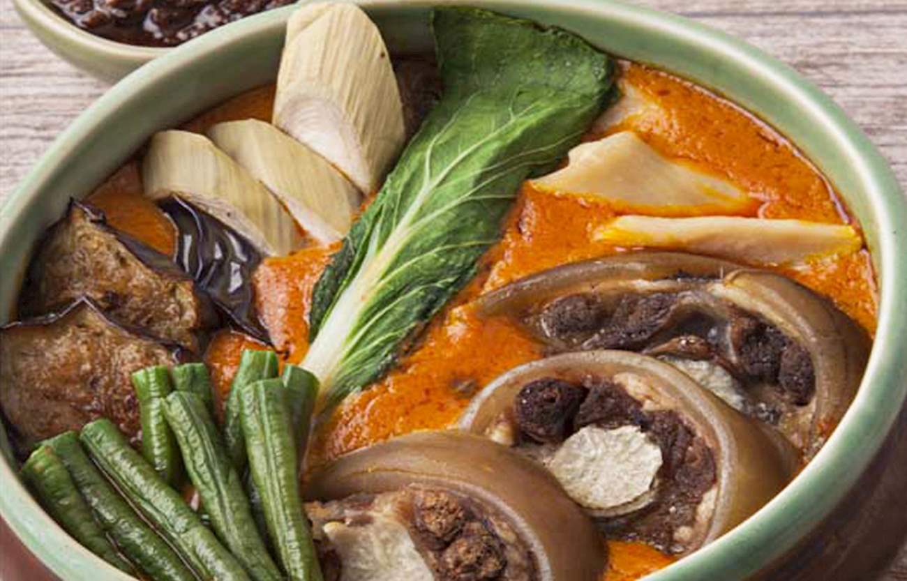 Kare-kare In Serye Restaurant & Cafe | TasteAtlas | Recommended ...