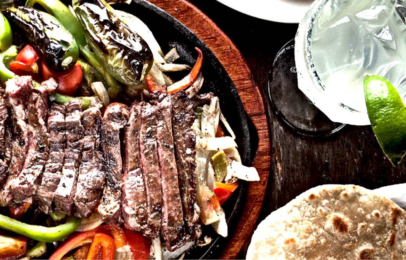 Fajitas In The Original Ninfa’s on Navigation | TasteAtlas | Recommended authentic restaurants