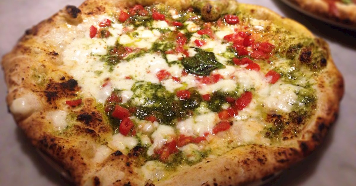 Pizza Pesto Genovese In Gino e Toto Sorbillo | TasteAtlas | Recommended ...