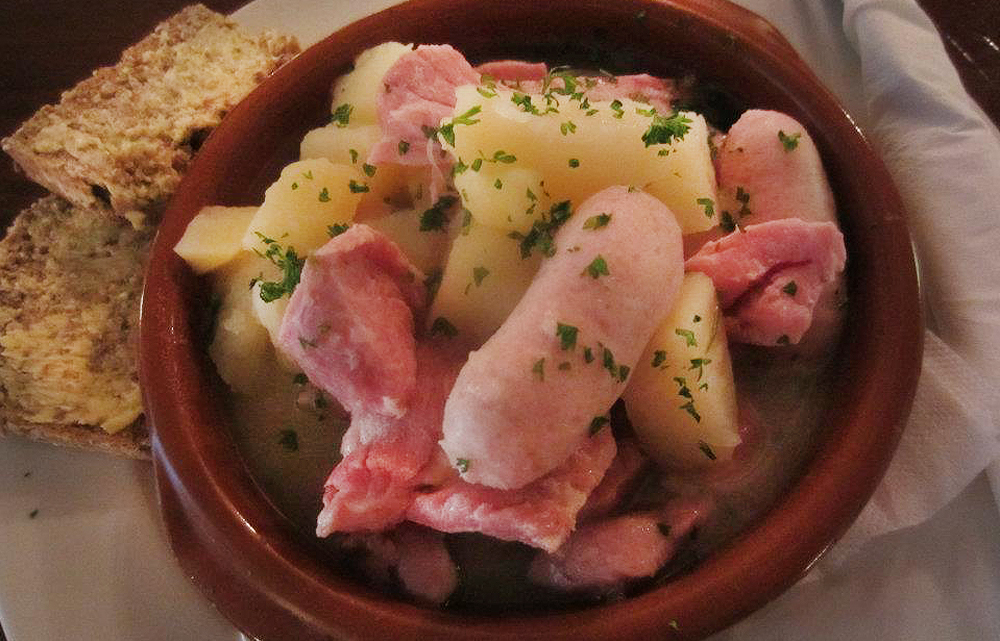 Dublin Coddle In John Kavanagh - The Gravediggers | TasteAtlas ...