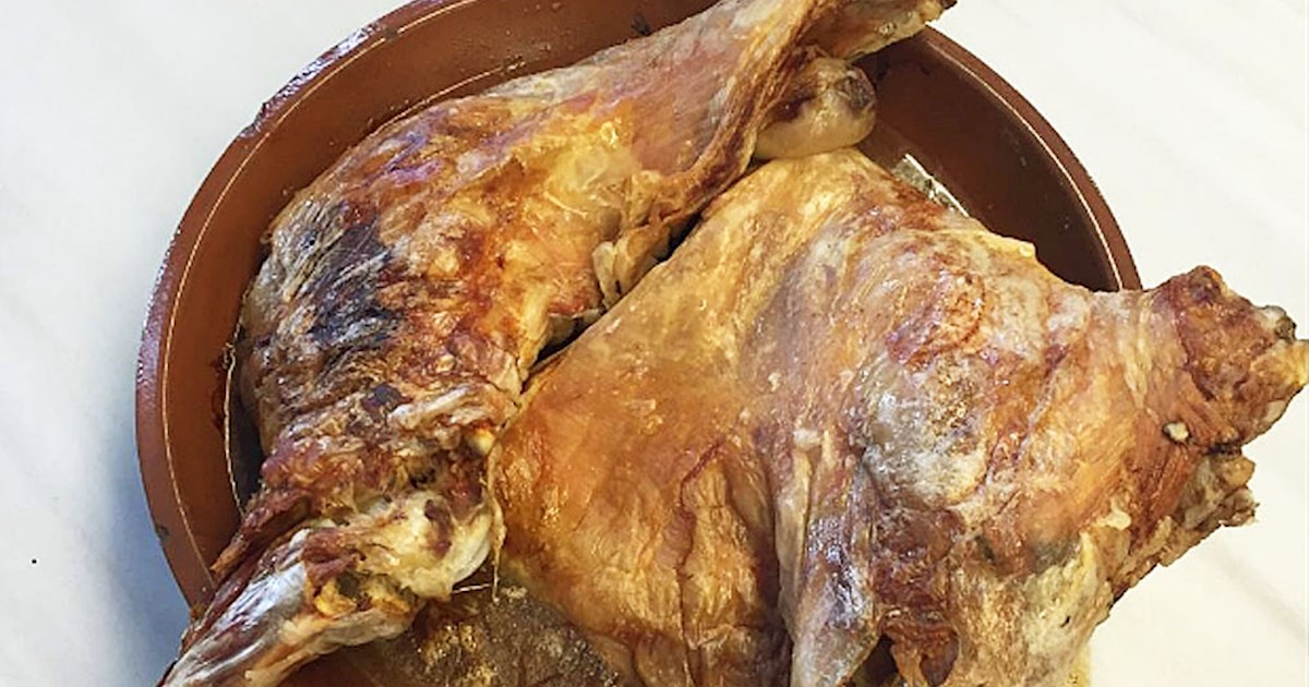 Lechazo In Restaurante Terete | TasteAtlas | Recommended authentic ...