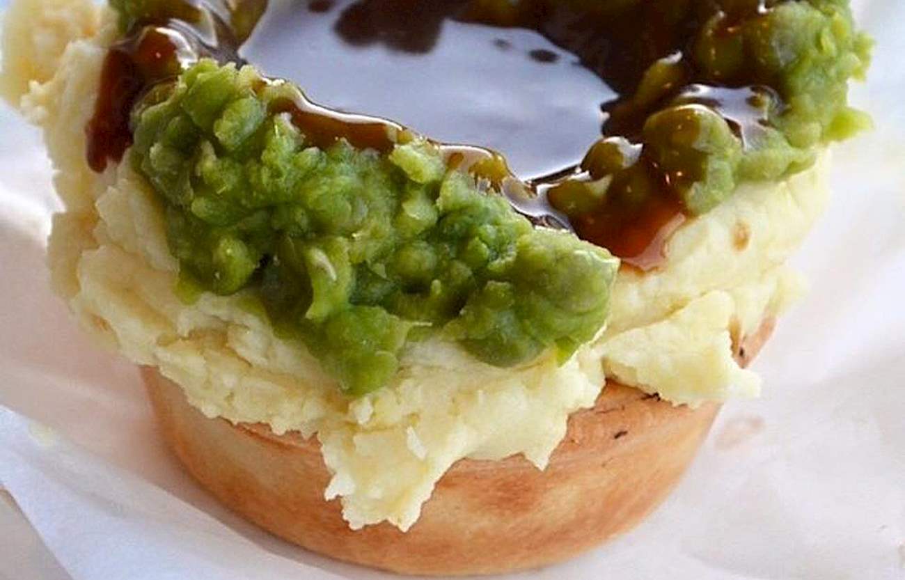 Pie Floater In Harry's Cafe de Wheels | TasteAtlas | Recommended ...