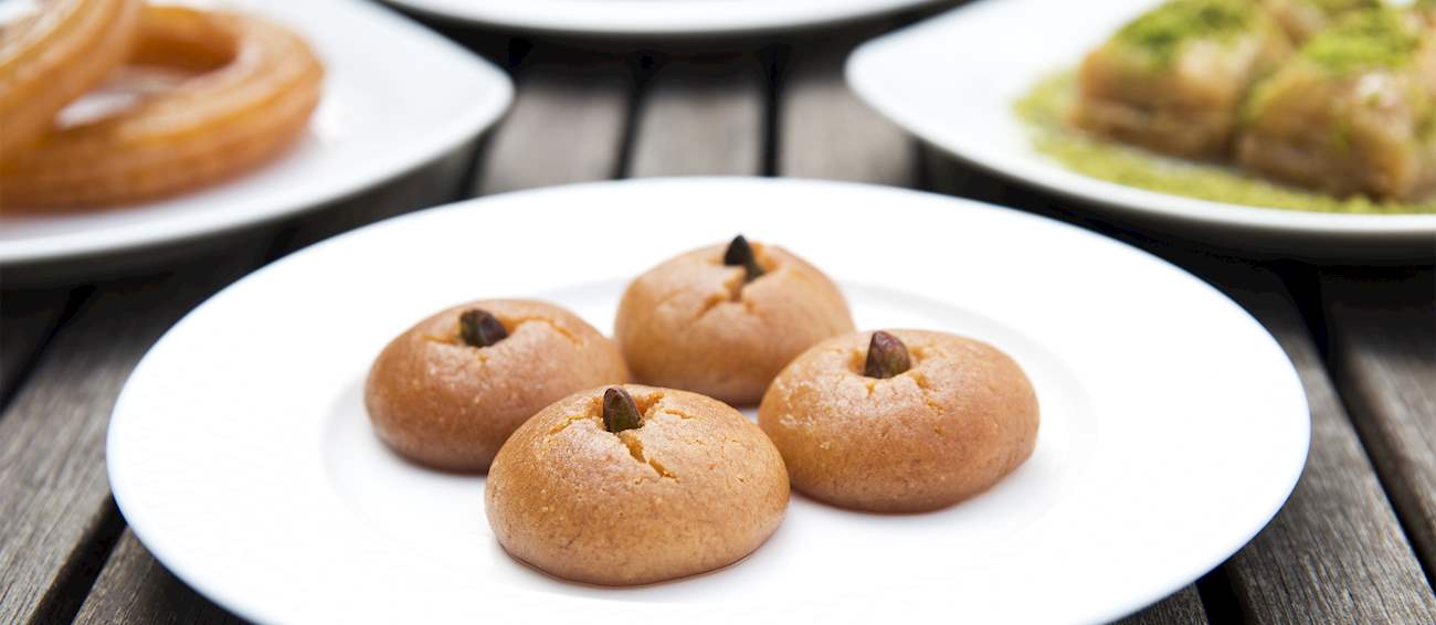 Şekerpare | Traditional Dessert From Turkiye