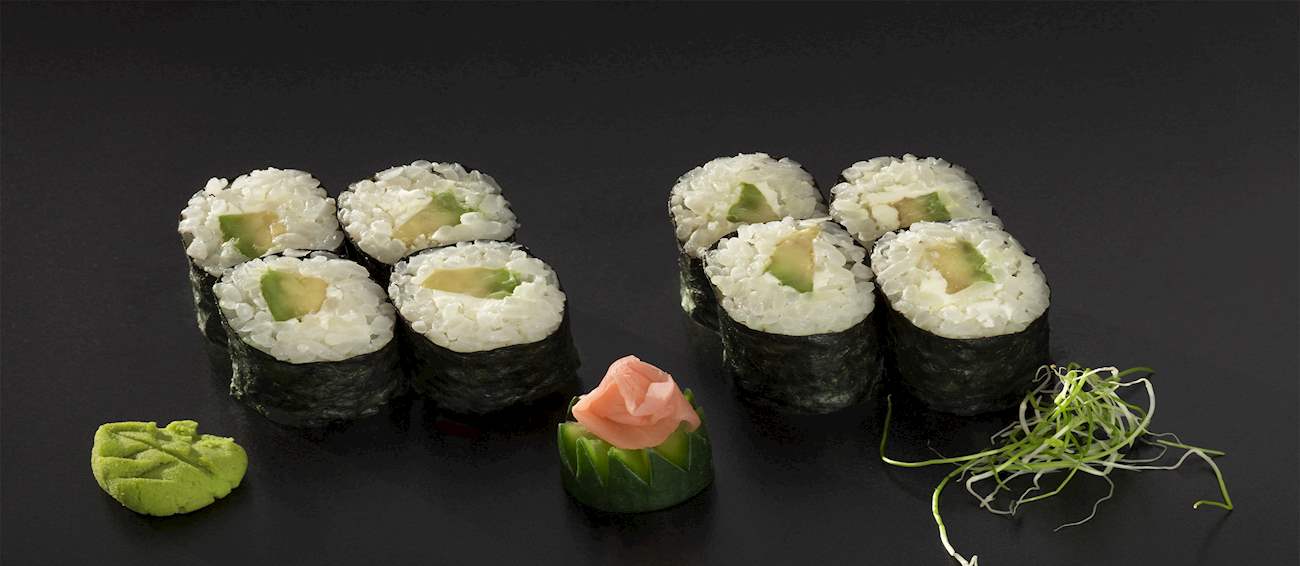 8 Most Popular Dishes With Algae and Tuna - TasteAtlas