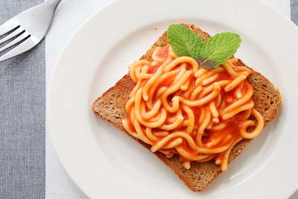 Spaghetti on Toast | Traditional Breakfast From New Zealand