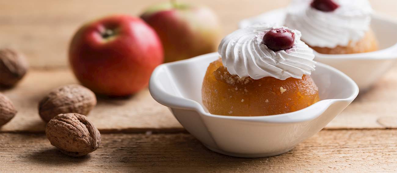 Tufahija | Traditional Dessert From Bosnia and Herzegovina ...