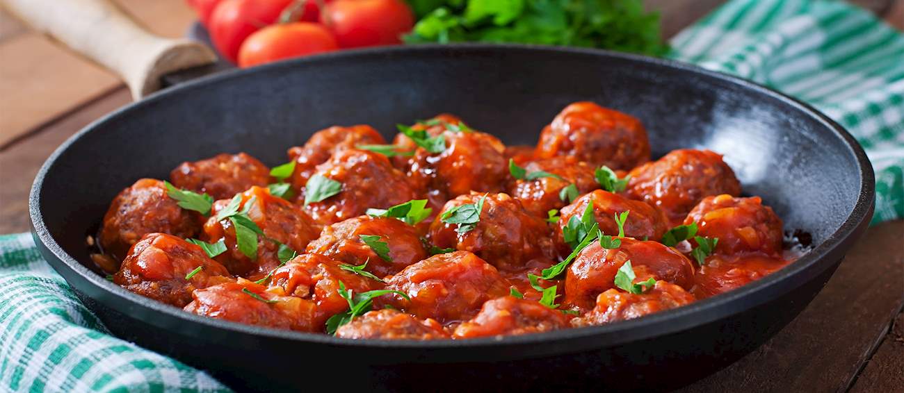 Bola-bola | Traditional Meatballs From Philippines, Southeast Asia