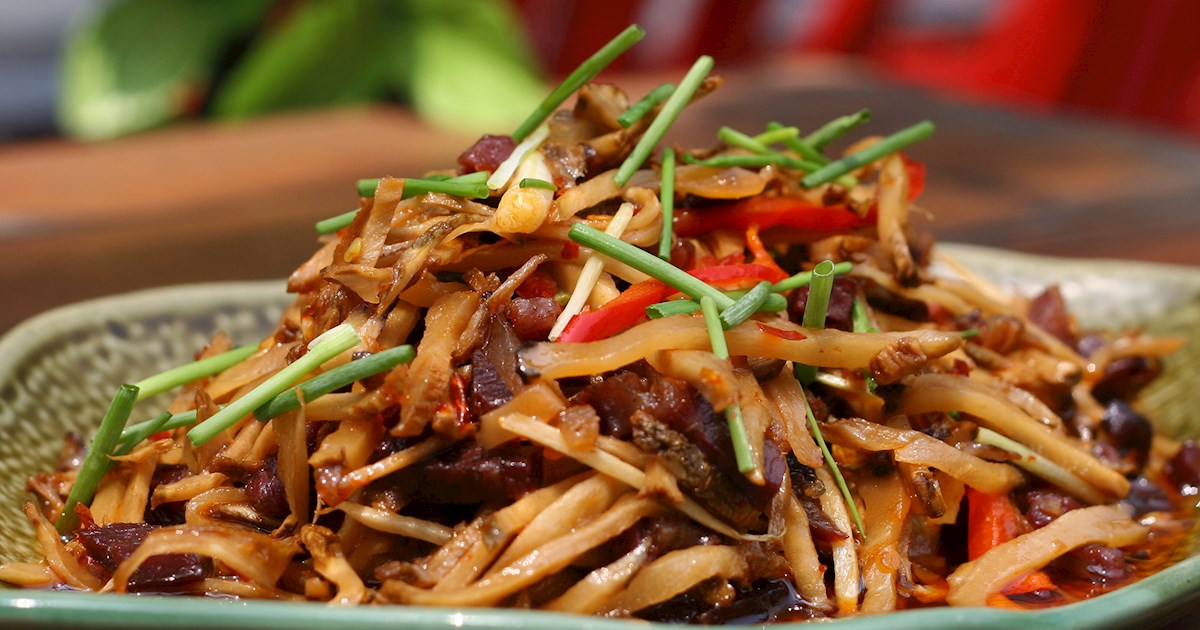 Mǎyǐ Shàngshù | Traditional Noodle Dish From Sichuan, China