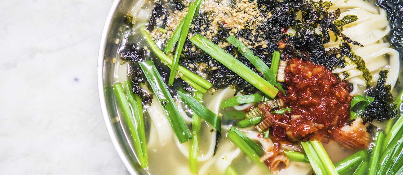 Kalguksu | Traditional Noodle Dish From South Korea