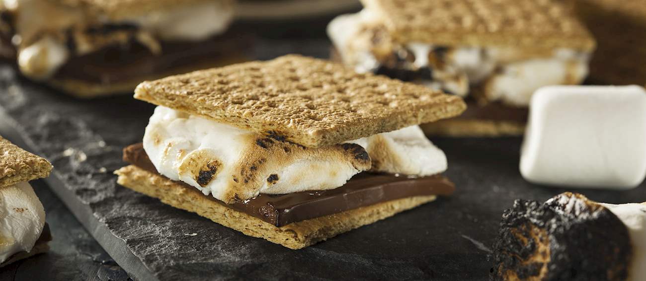 S'more | Traditional Dessert From United States of America