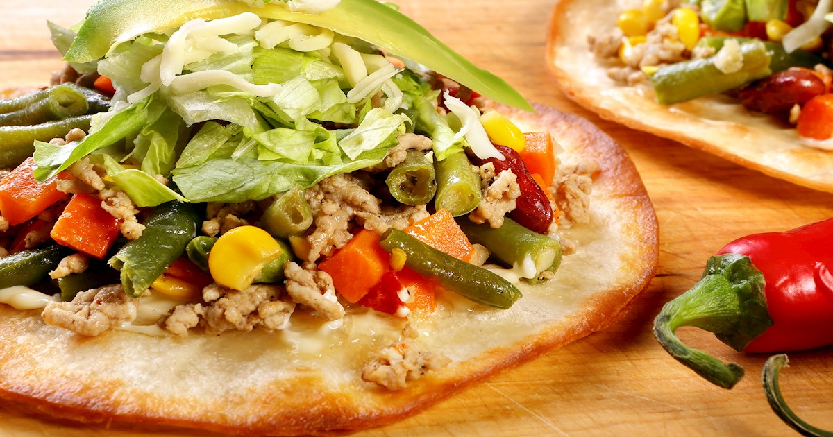 Tostadas de Tinga de Res Authentic Recipe | TasteAtlas