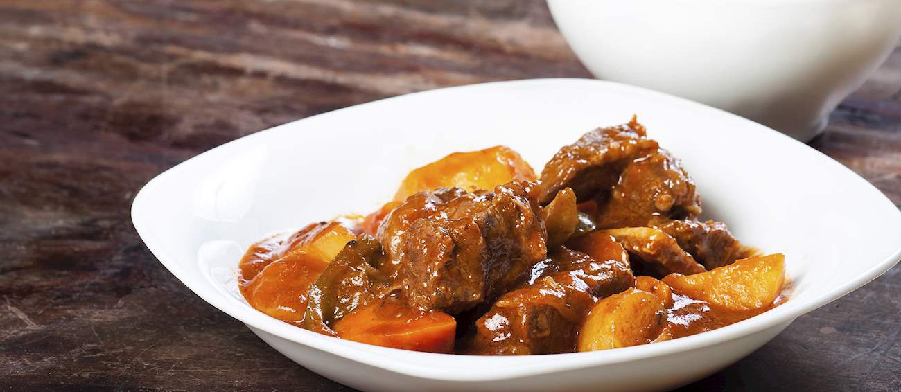 10 Best Rated Filipino Stews - TasteAtlas