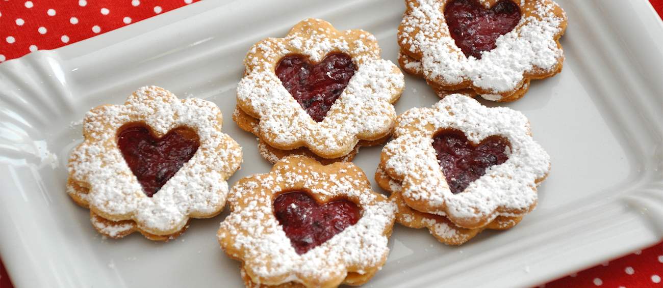 Linzer Augen | Traditional Cookie From Linz, Austria
