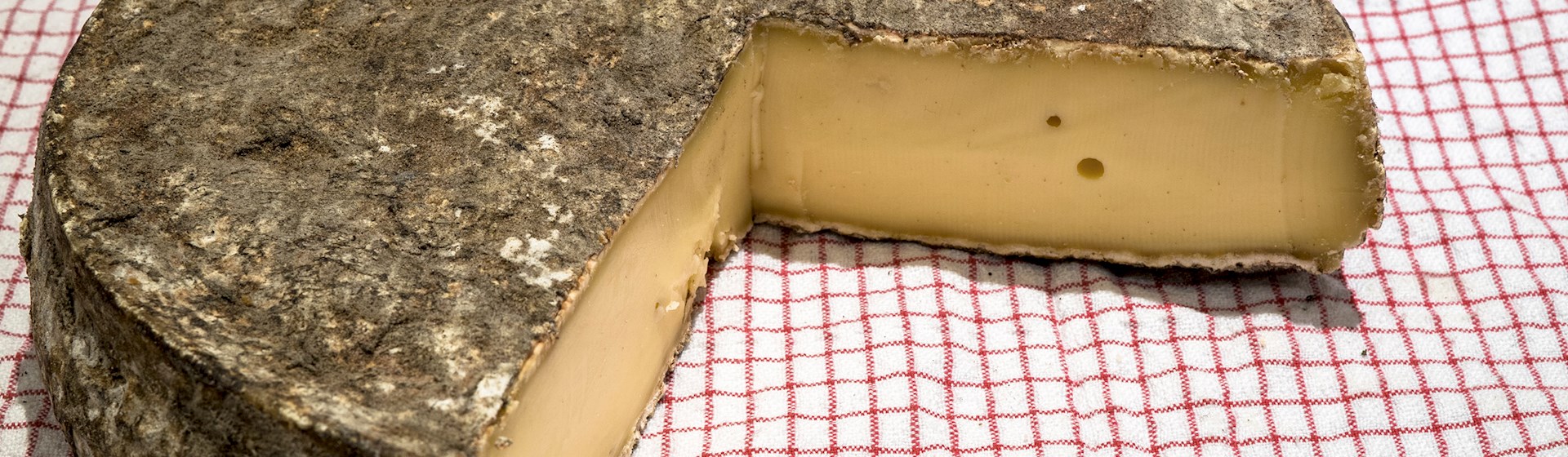 28 Best Cheeses in Auvergne - TasteAtlas
