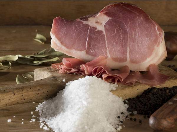 16 Best Cured Hams in Italy - TasteAtlas