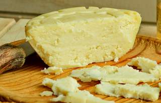 Queso Nata de Cantabria | Local Cheese From Cantabria, Spain