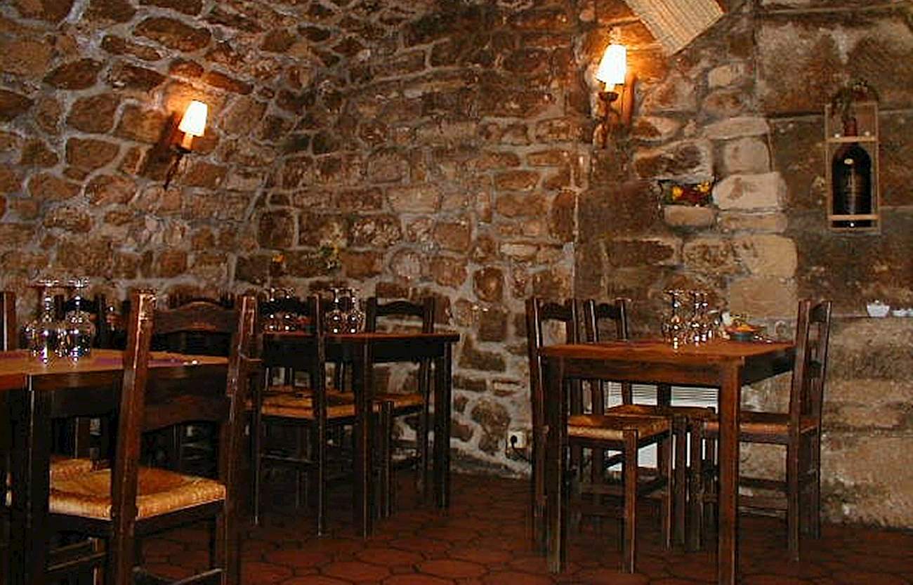 Pain Vin Fromage | TasteAtlas | Recommended authentic restaurants