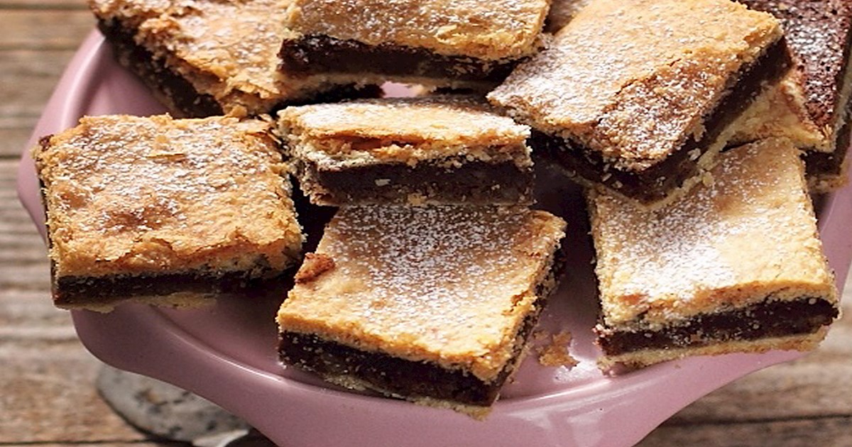 Plăcintă cu Ciocolată | Traditional Sweet Pastry From Romania ...