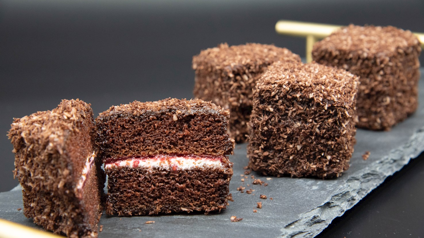 6 Best Cakes in Australia - TasteAtlas