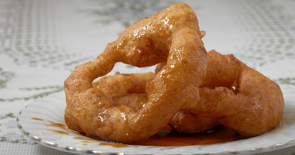 12 Best Deep-fried Dessert Recipes - TasteAtlas
