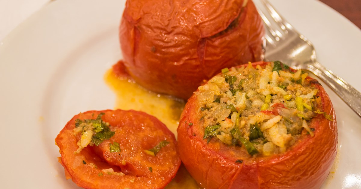 Domates Dolmasi | Traditional Ground Meat Dish From Turkiye