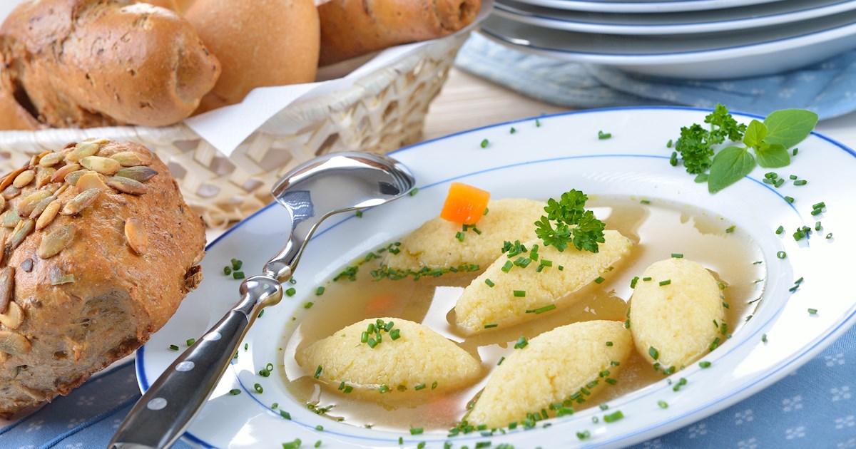 Supă (de Pui) cu Găluște | Traditional Soup From Romania, Southeastern ...