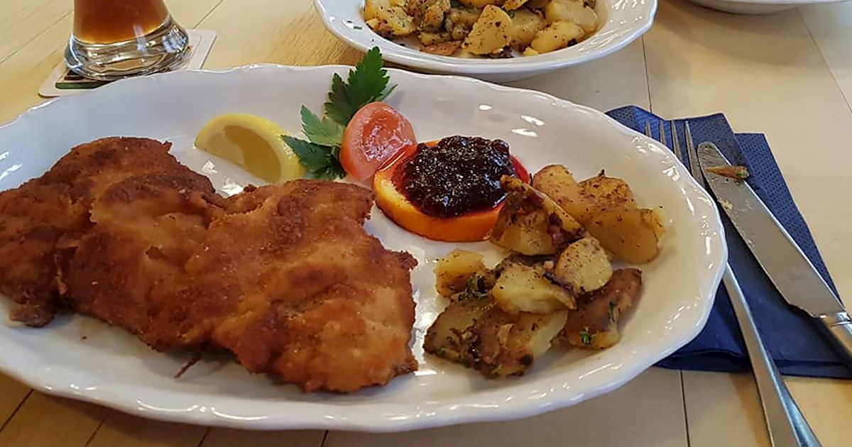 Münchner Schnitzel | Traditional Veal Dish From Munich, Germany