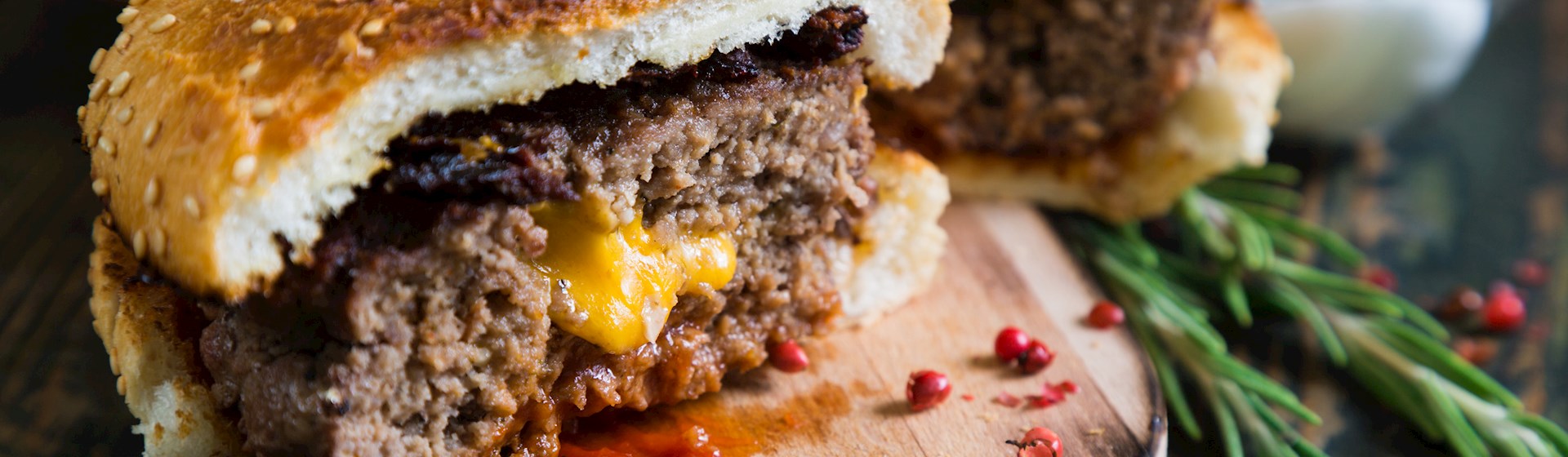 39 Burger Varieties Ranked From the Best To the Worst - TasteAtlas