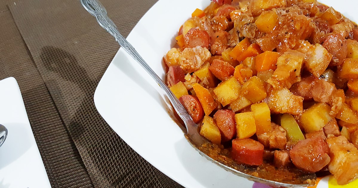 Menudo Filipino | Traditional Stew From Philippines, Southeast Asia