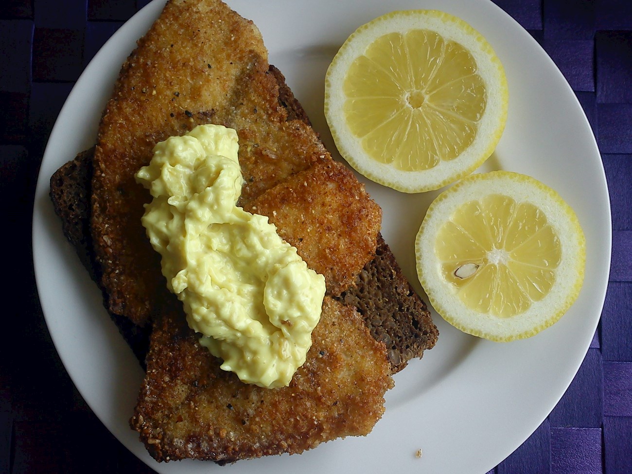 Fiskefilet Med Remoulade | Traditional Sandwich From Denmark
