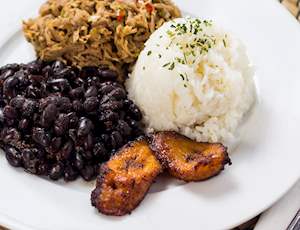 What to Eat in Caracas | Caracas Local Food | TasteAtlas