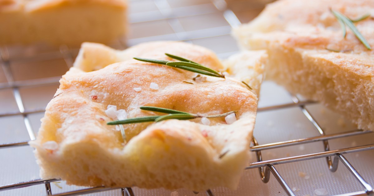 Pizza Bianca Authentic Recipe | TasteAtlas