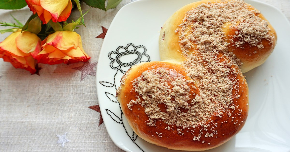 Sfințișori | Traditional Sweet Pastry From Moldova, Southeastern Europe