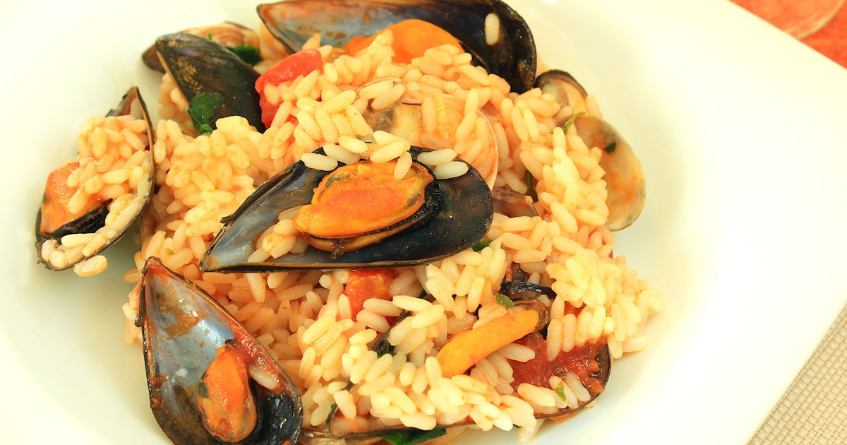 Choritos Con Arroz | Traditional Rice Dish From Chile