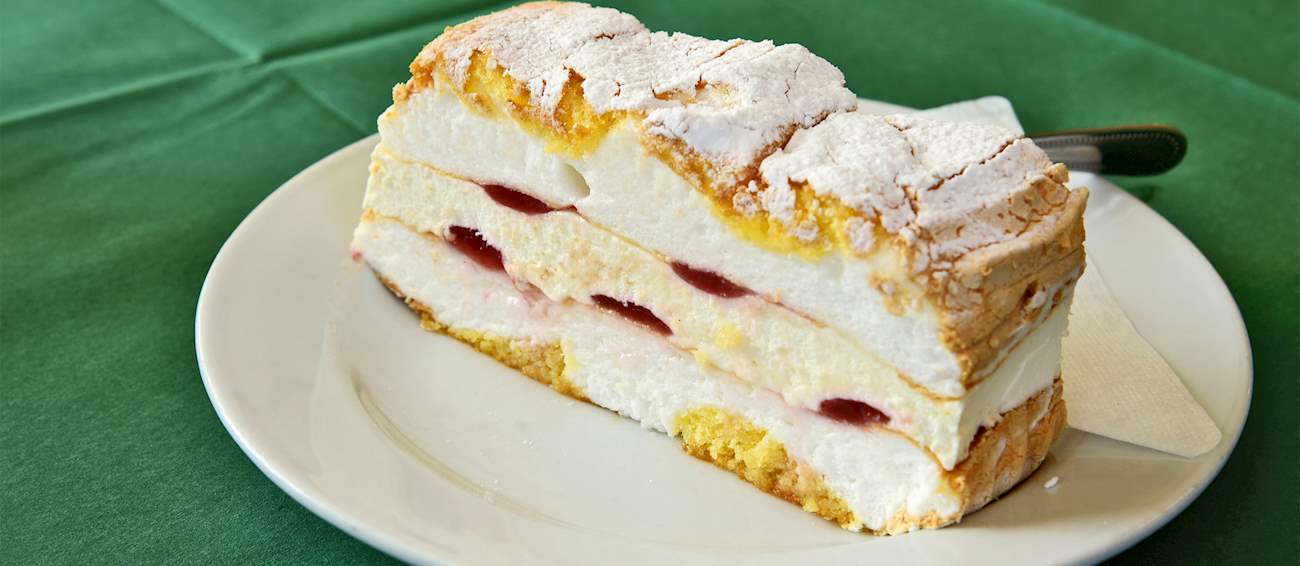 Kardinalschnitte | Traditional Cake From Vienna, Austria