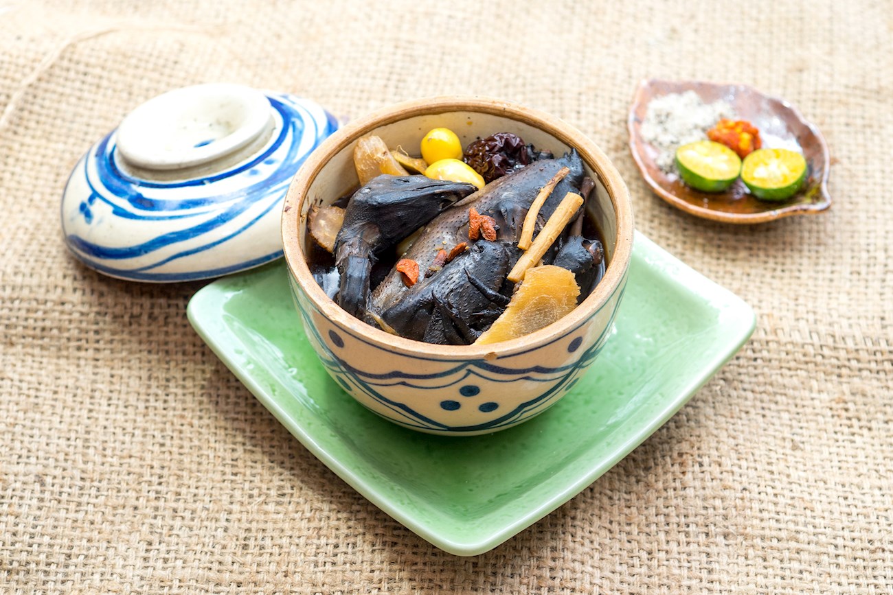 Lẩu gà Đen | Traditional Chicken Soup From Sa Pa, Vietnam
