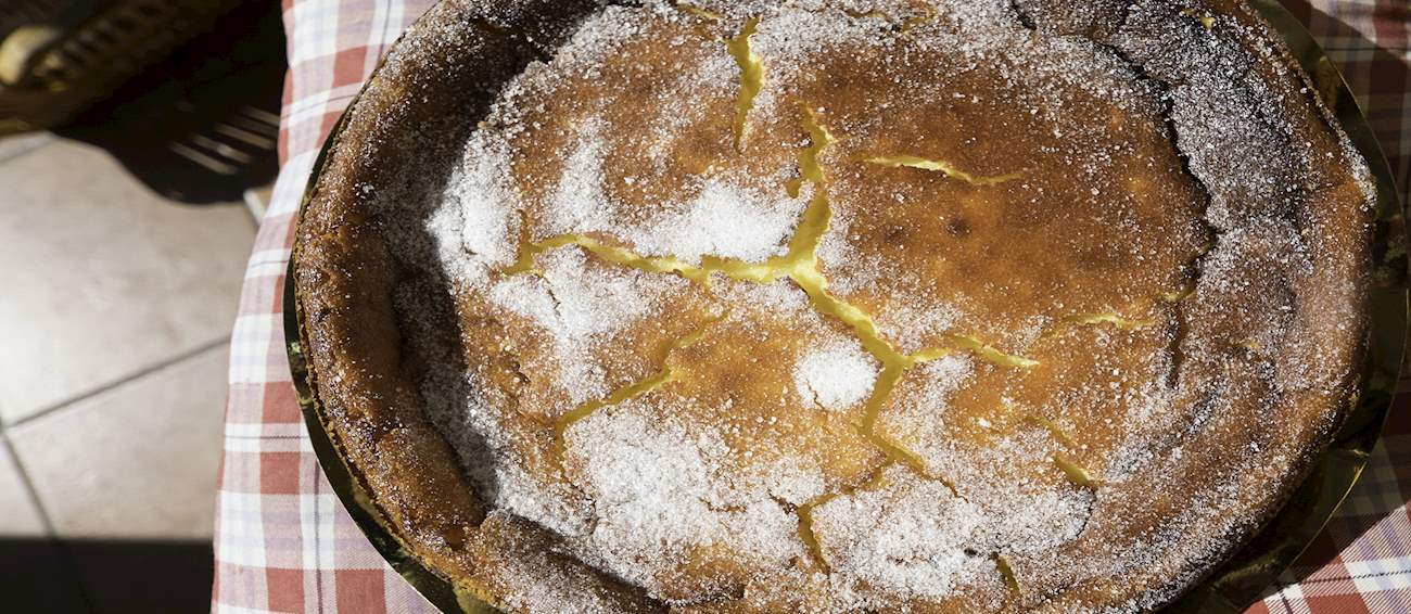 3 Best Cakes in the Metropolitan City of Naples - TasteAtlas