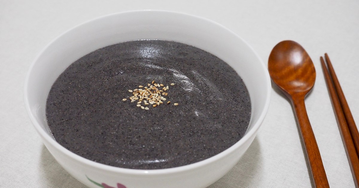 Heukimjajuk | Traditional Porridge From South Korea, East Asia