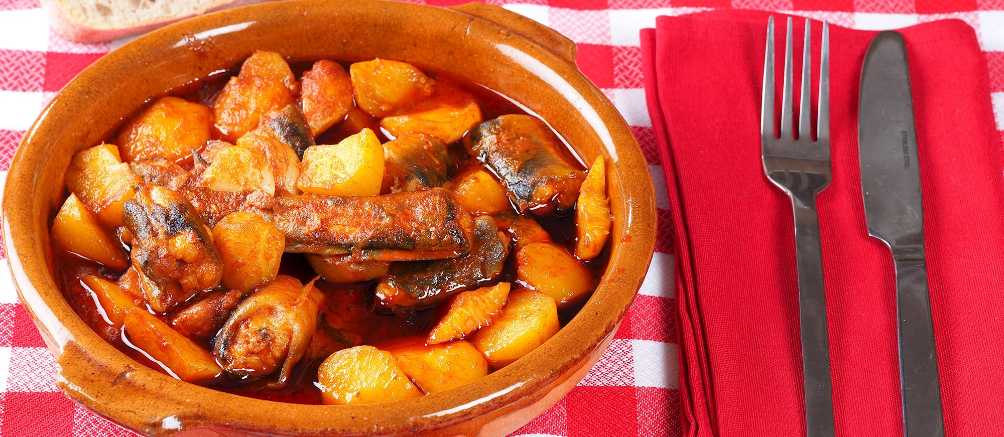 Where to Eat the Best All i Pebre in the World? | TasteAtlas