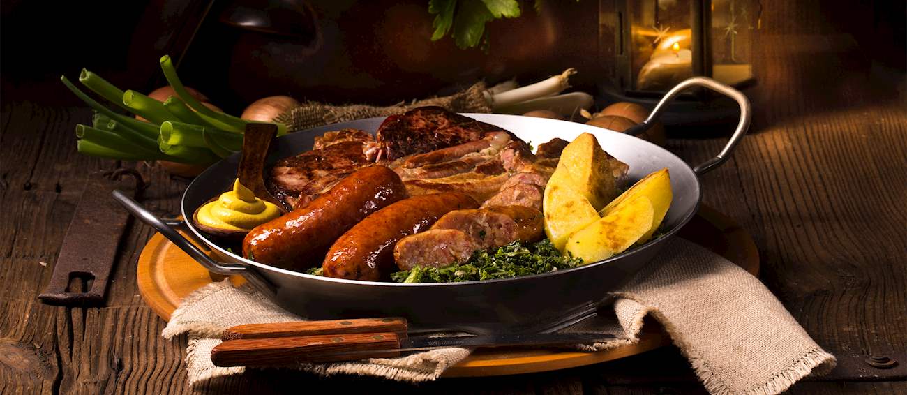 Gruenkohl Und Pinkel | Traditional Sausage Dish From Germany, Central ...