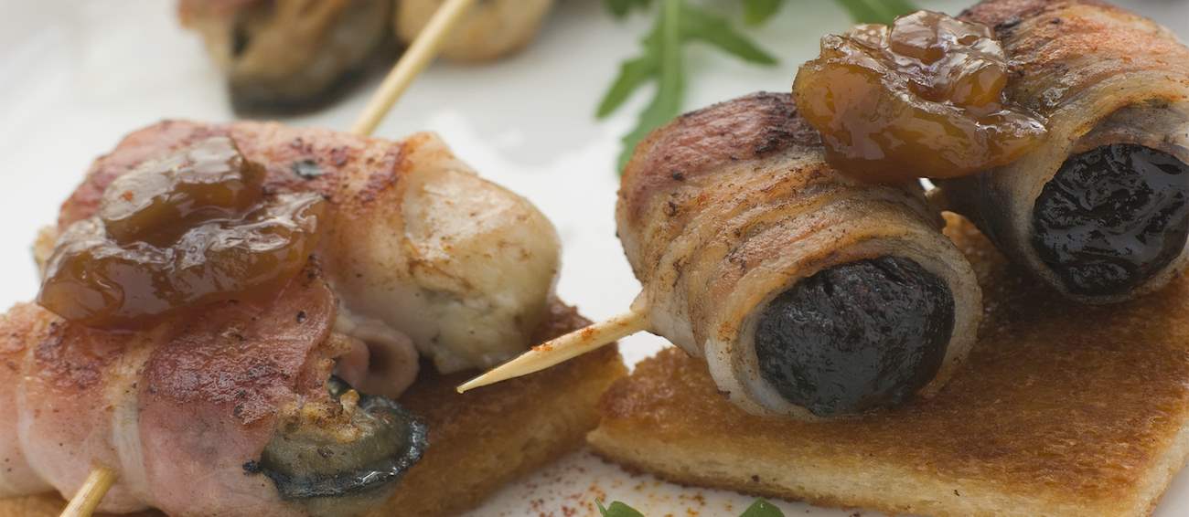 3 Most Popular Seafood Dishes With Shellfish and Cured Meat - TasteAtlas