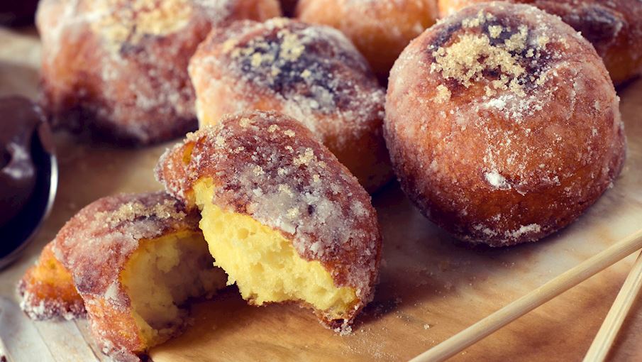 13 Best Deep-fried Dessert Recipes - TasteAtlas