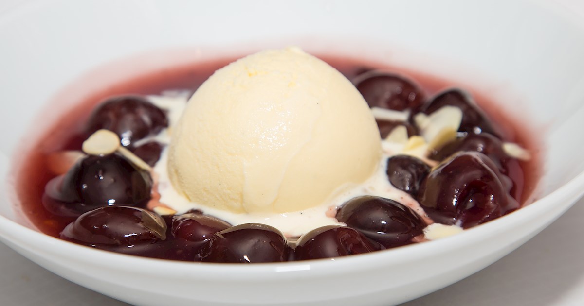 4 Best Flambéed Desserts in Europe - TasteAtlas