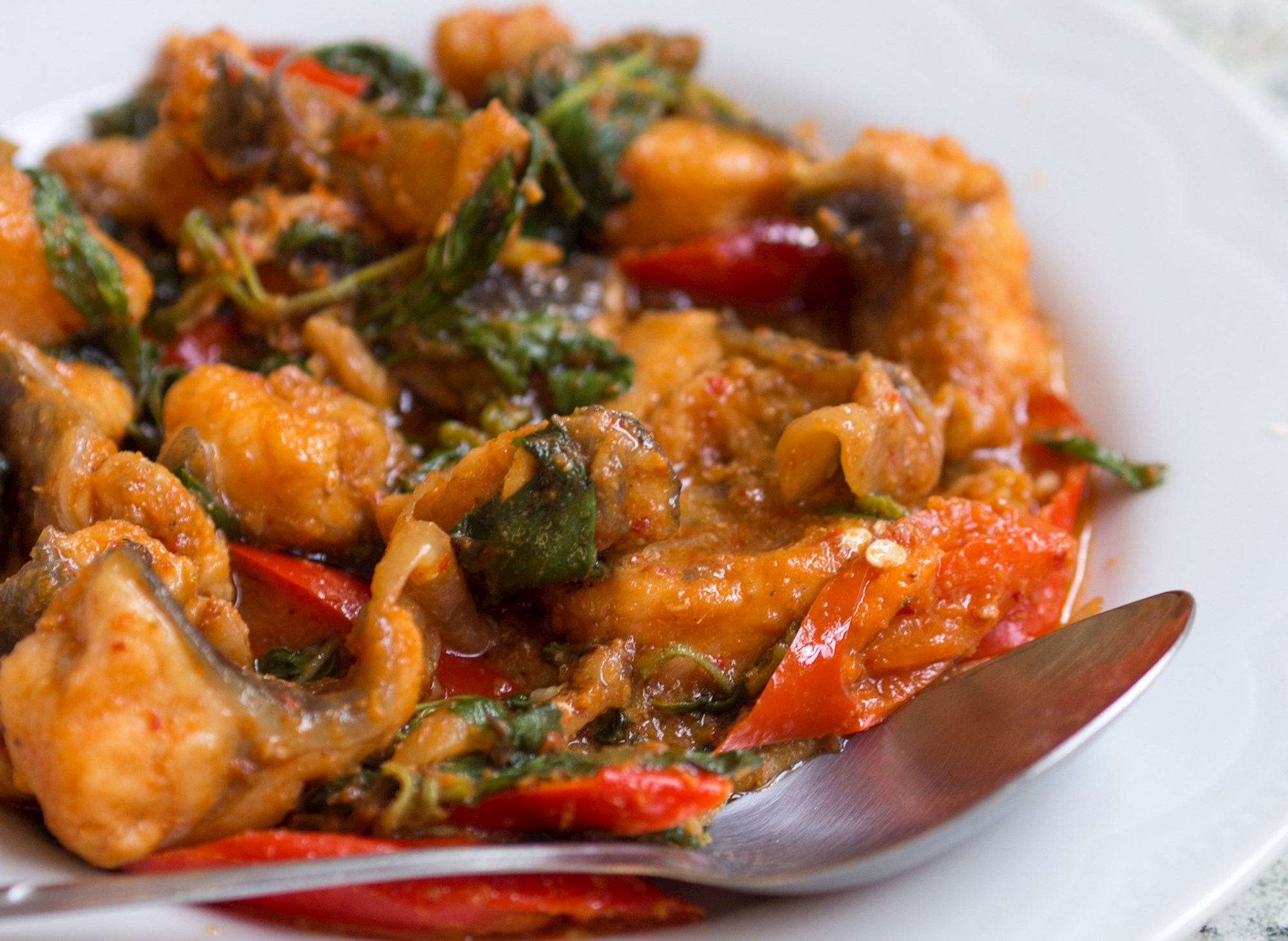 Where to Eat the Best Pla Duk Phat Phet in the World? | TasteAtlas