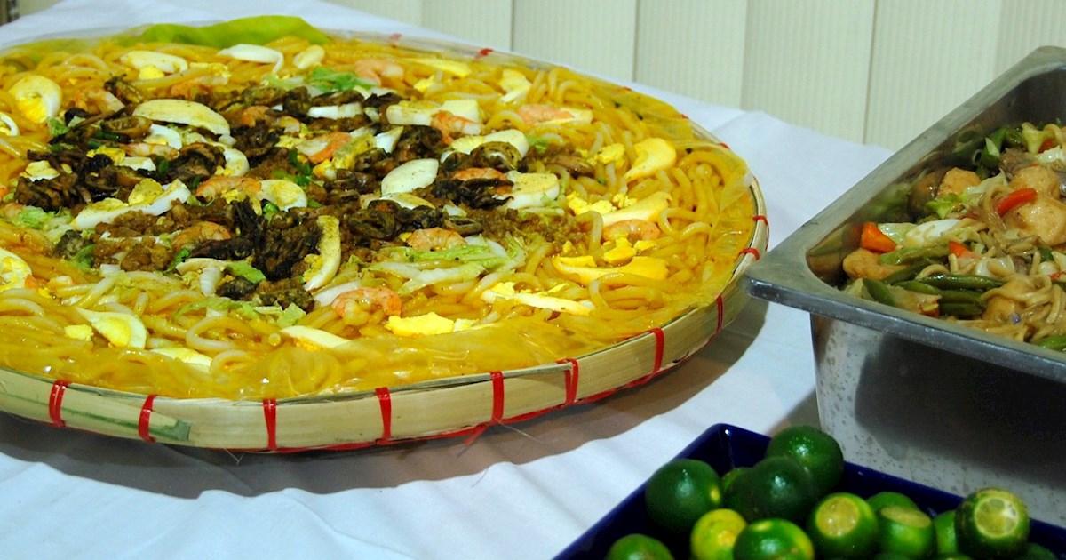 Pancit Malabon | Traditional Stir-fry From Malabon, Philippines