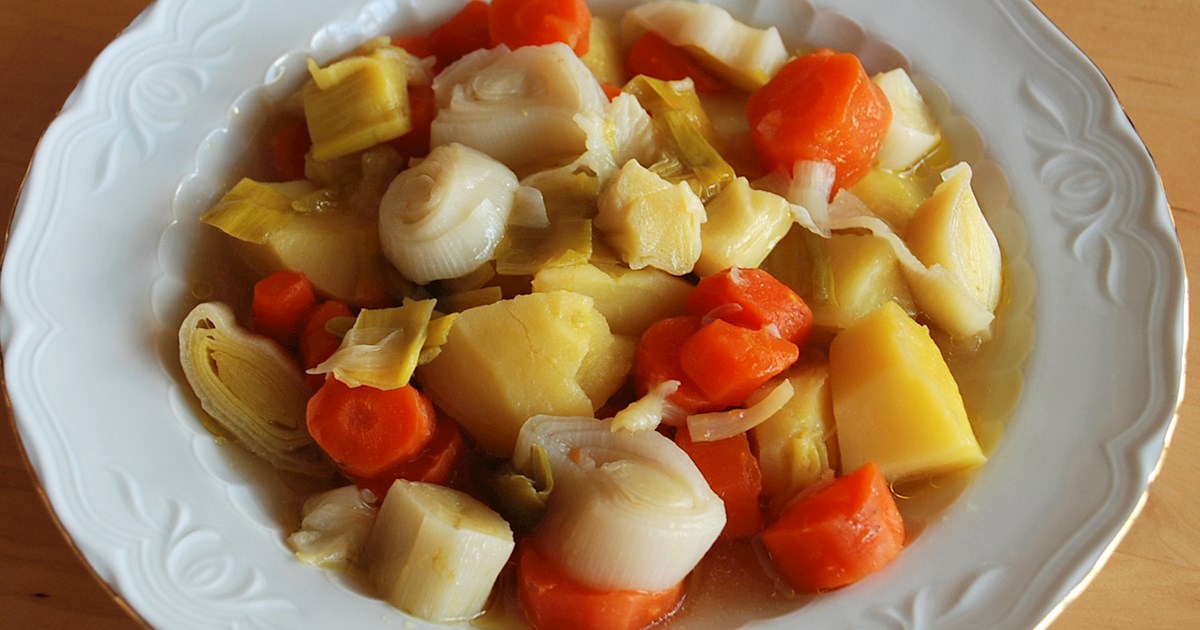 Porrusalda | Traditional Vegetable Soup From Basque Country, Spain