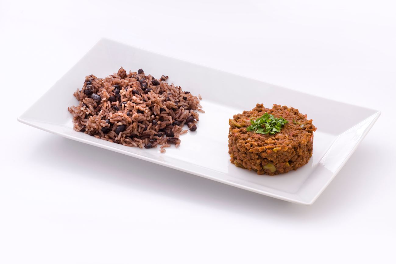 Platillo Moros y Cristiano | Traditional Rice Dish From Cuba, Caribbean