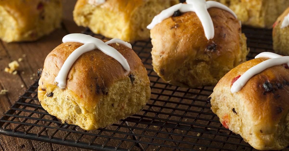 Hot Cross Buns | Traditional Sweet Bread From England, United Kingdom