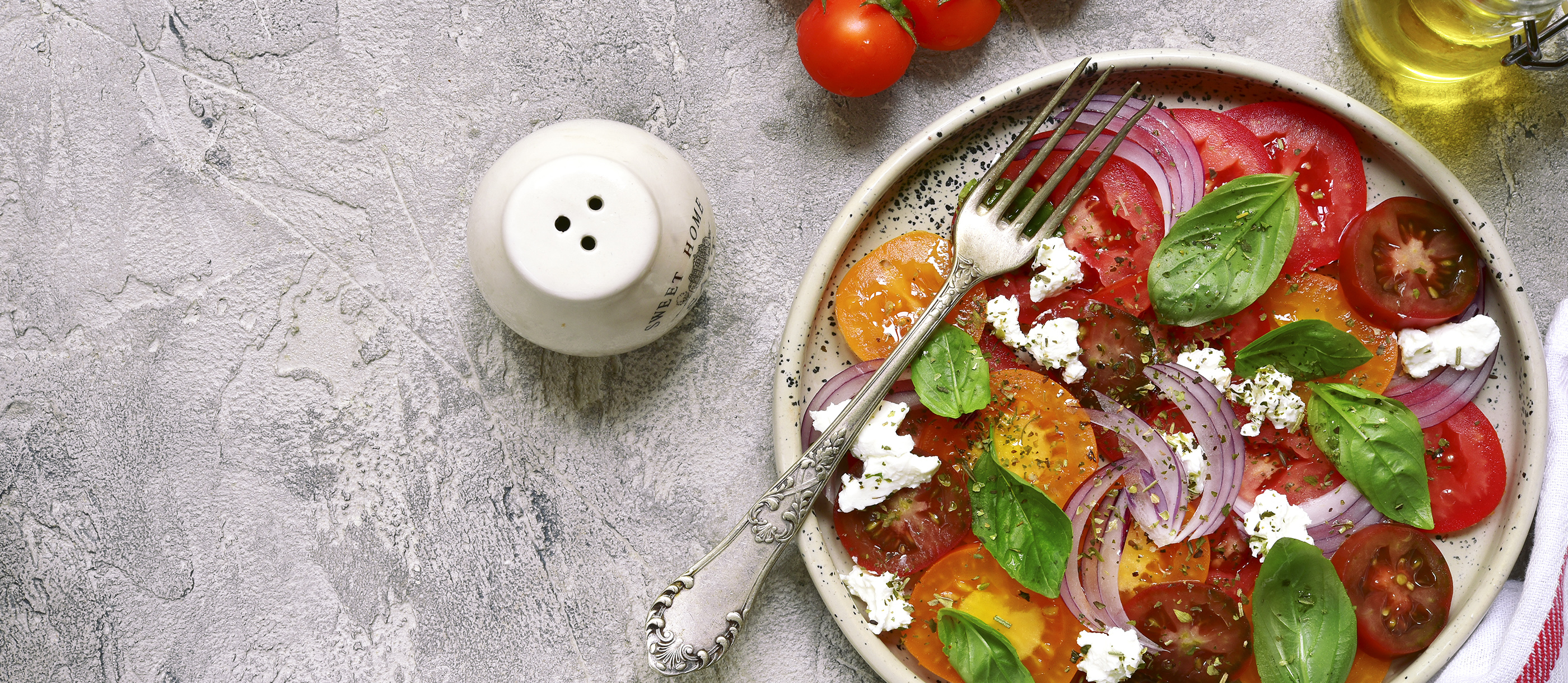 Salată de Roșii | Traditional Salad From Romania | TasteAtlas